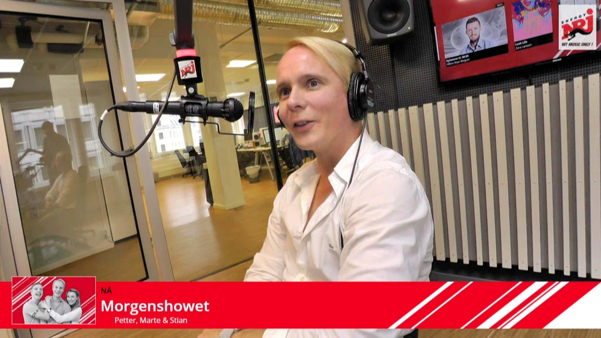 Bestiller hotellrom med teksten fra Adeles Hello | Lyden av Norge