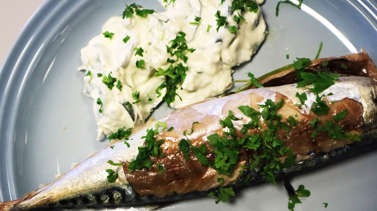 Stekt makrell med pepperot-rømme